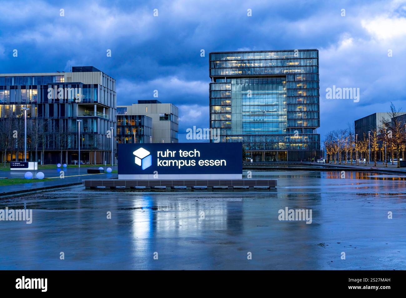 Der Ruhr Tech Campus Essen, ehemals Thyssenkrupp Campus, Sitz der Unternehmenszentrale von ...