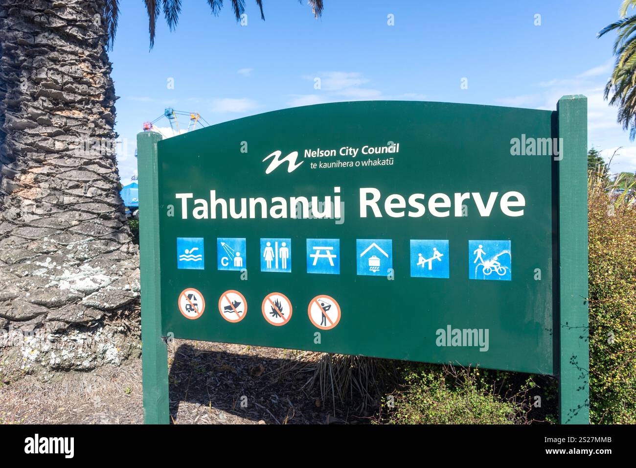 Tāhunanui Reserve sign, Bisley Walk, Tāhunanui, Nelson City (Whakatū ...