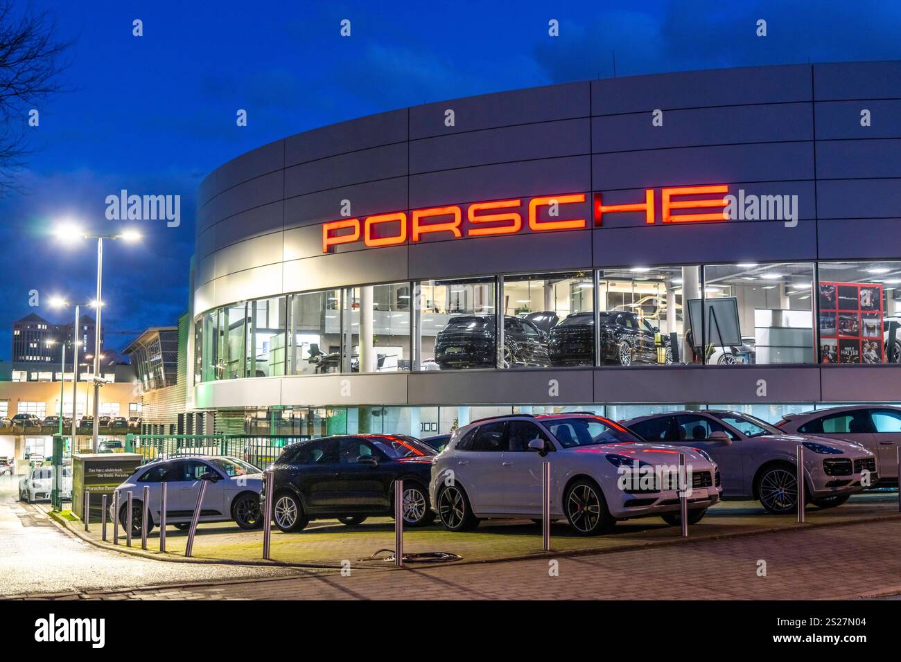 Porsche Zentrum Essen, Autohaus, Showroom, Essen NRW, Deutschland ...