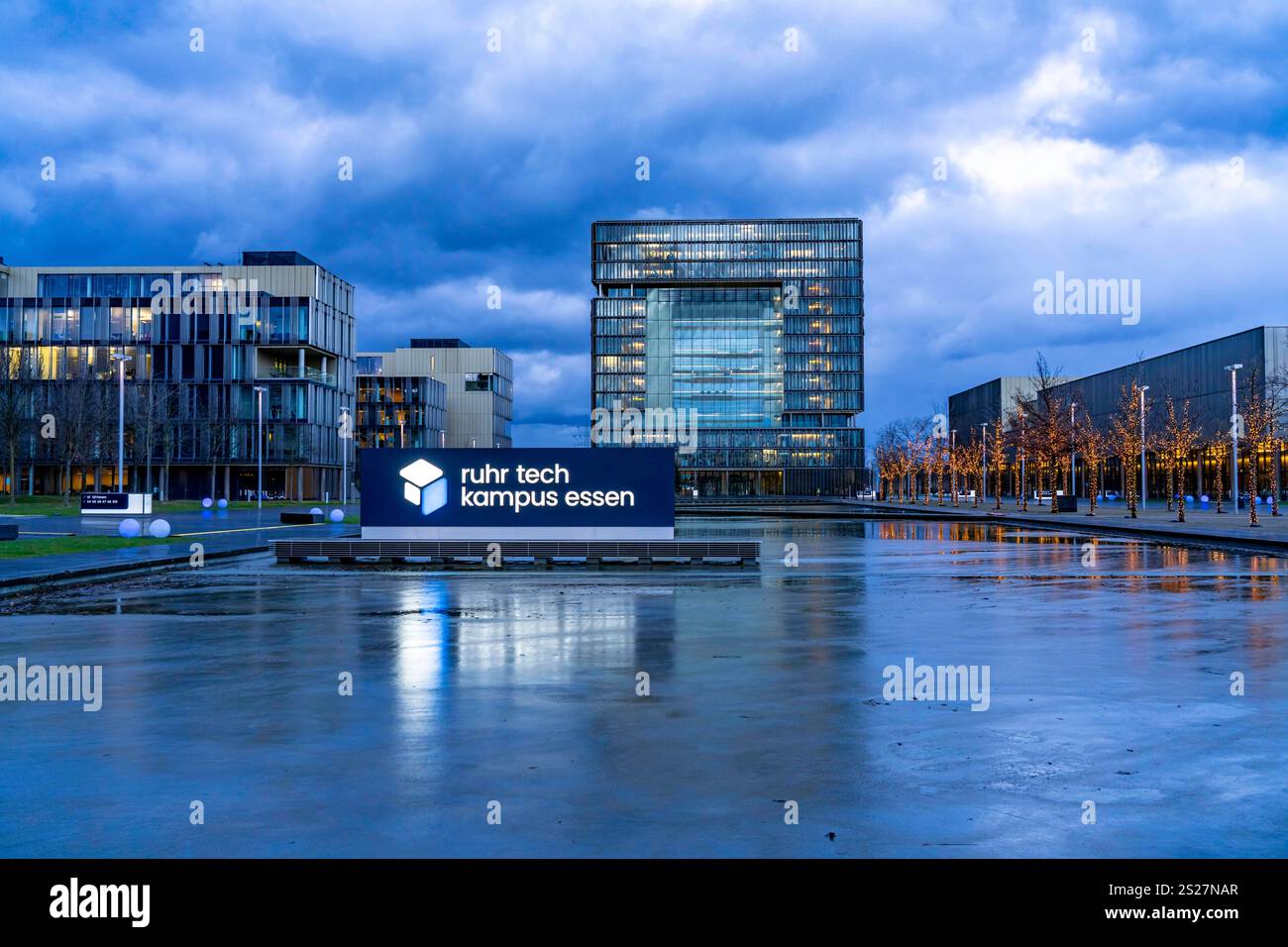 Der Ruhr Tech Campus Essen, ehemals Thyssenkrupp Campus, Sitz der Unternehmenszentrale von ...