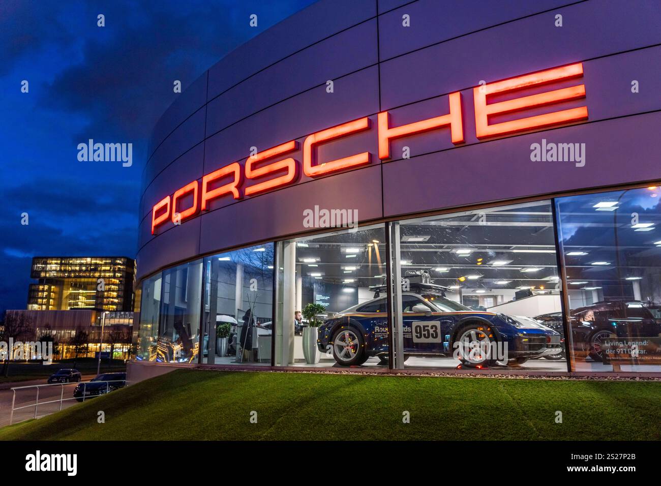 Porsche Zentrum Essen, Autohaus, Showroom, Essen NRW, Deutschland ...