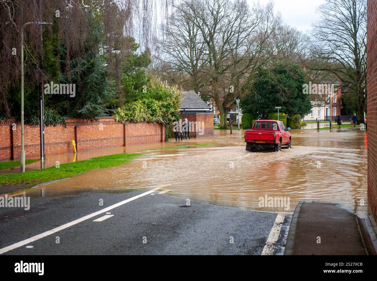 Leicestershire, UK. 06 Januray 2025. Heavy rain causes the River Sence ...