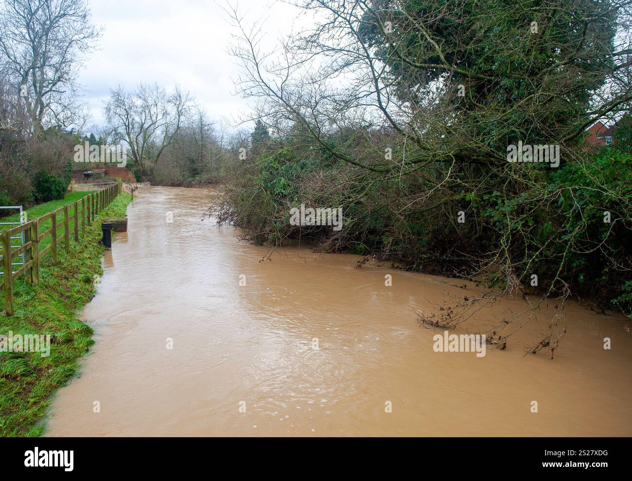 Leicestershire, UK. 06 Januray 2025. Heavy rain causes the River Sence ...