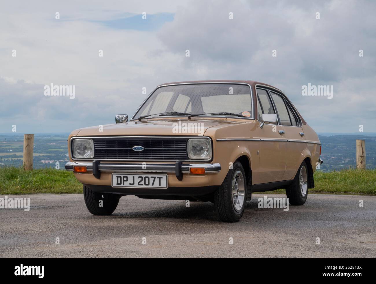 1979 Mk2 Ford Escort 1.6 Ghia, classic high spec 1970s family car Stock ...
