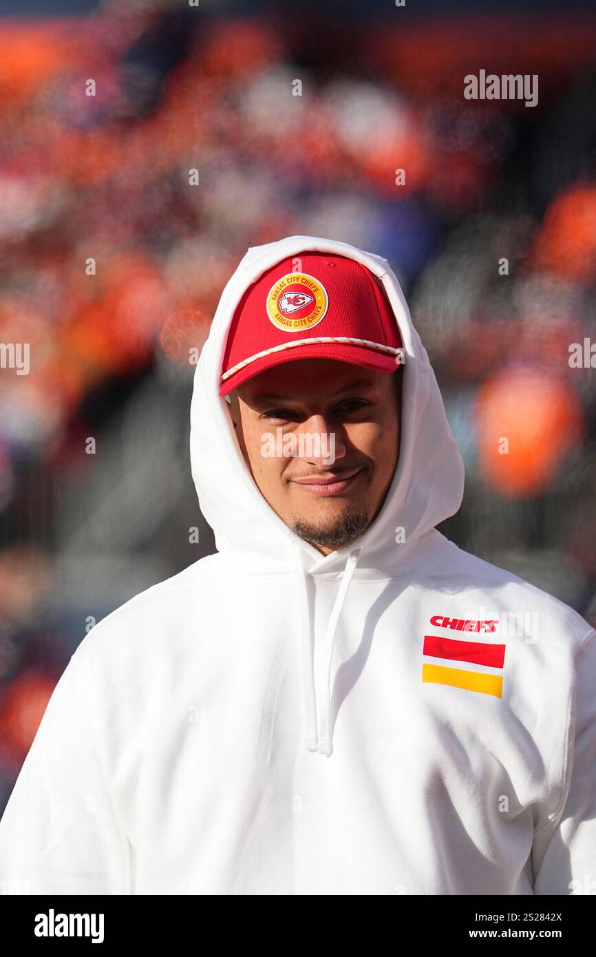 Kansas City Chiefs quarterback Patrick Mahomes (15) stands on the ...