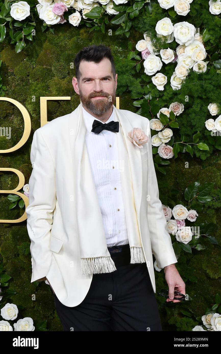 Beverly Hills, USA. 06th Jan, 2025. Timothy Simons attends the 82nd ...