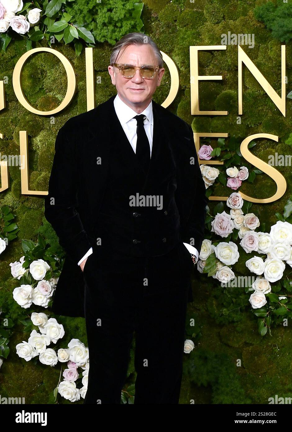 Daniel Craig attends the 82nd Annual Golden Globe Awards at The Beverly ...
