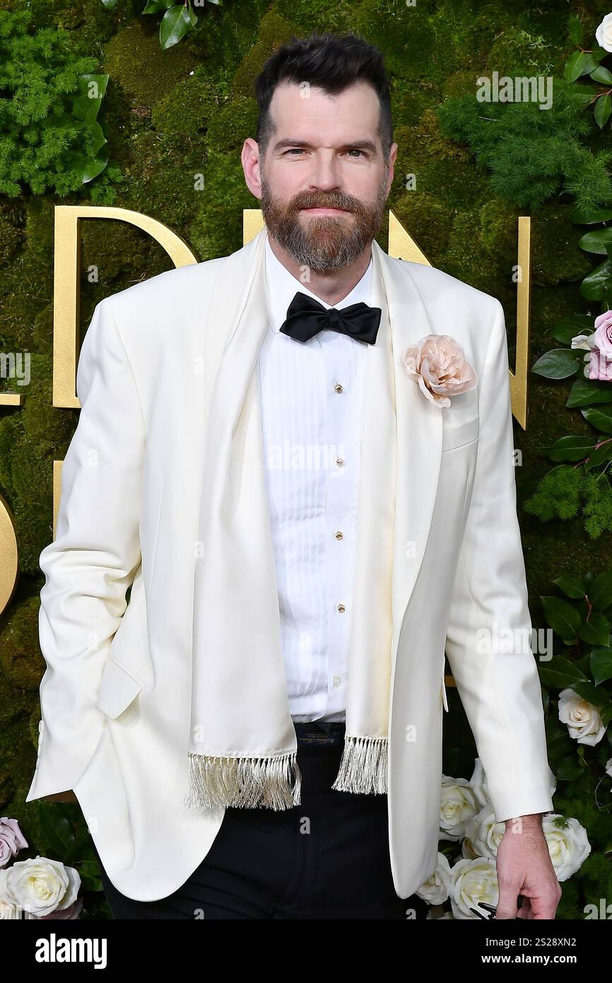 Beverly Hills, USA. 06th Jan, 2025. Timothy Simons attends the 82nd ...