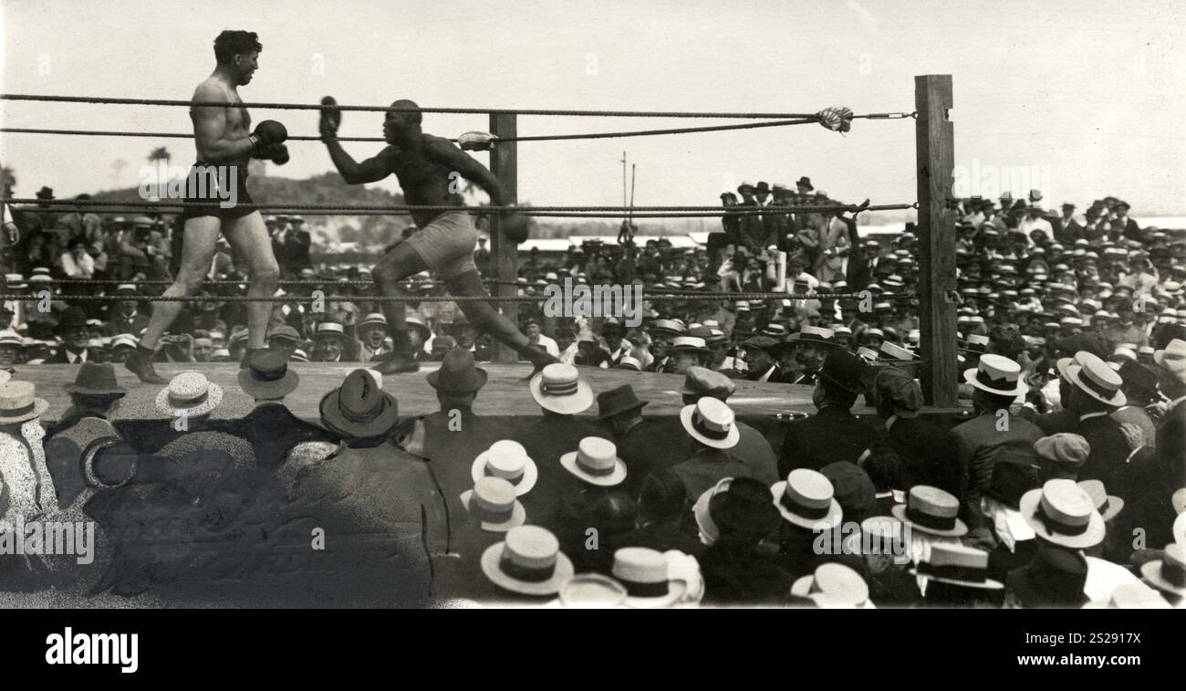 World championship boxing between Jess Willard and Jack Johnson ...