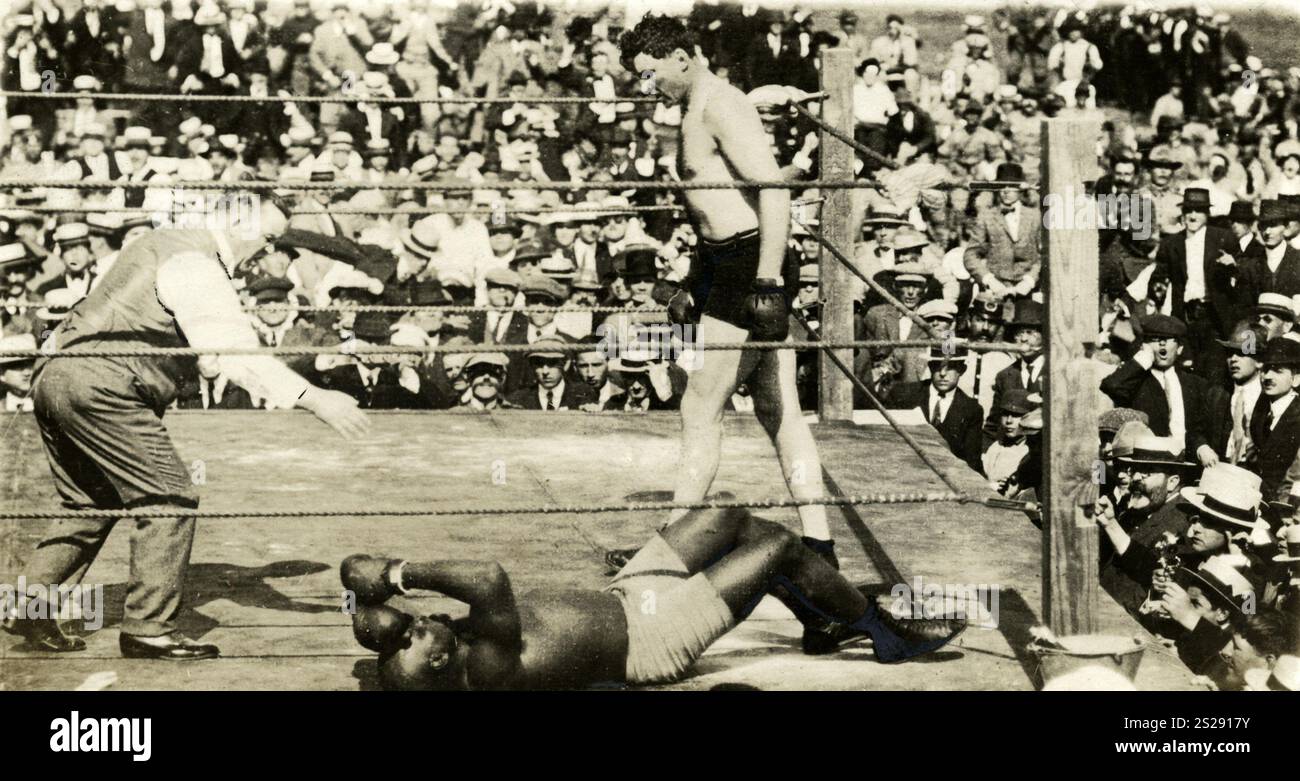 World championship boxing between Jess Willard and Jack Johnson ...