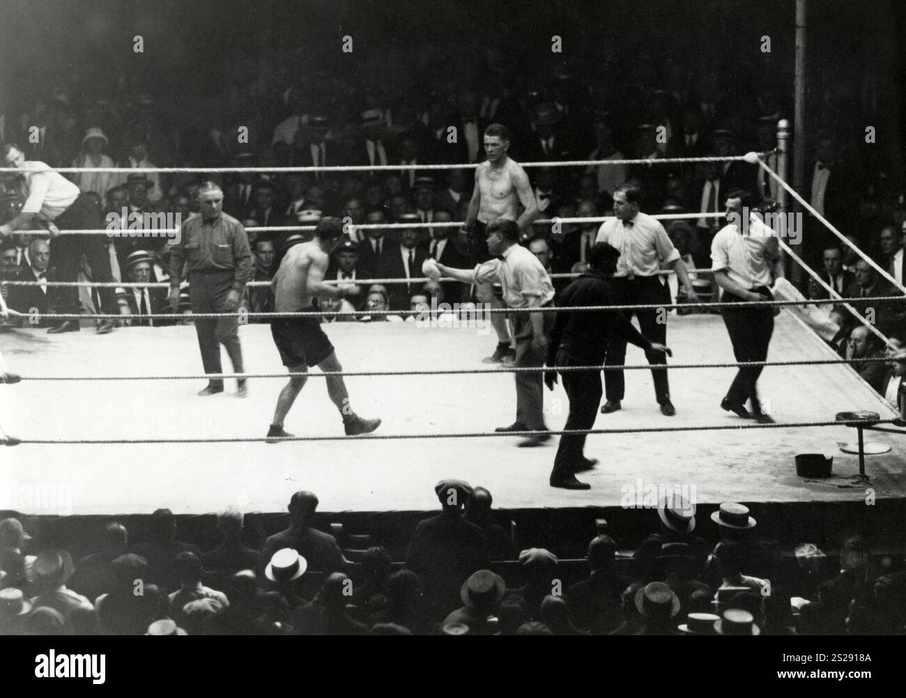 Polo grounds new york hi-res stock photography and images - Alamy