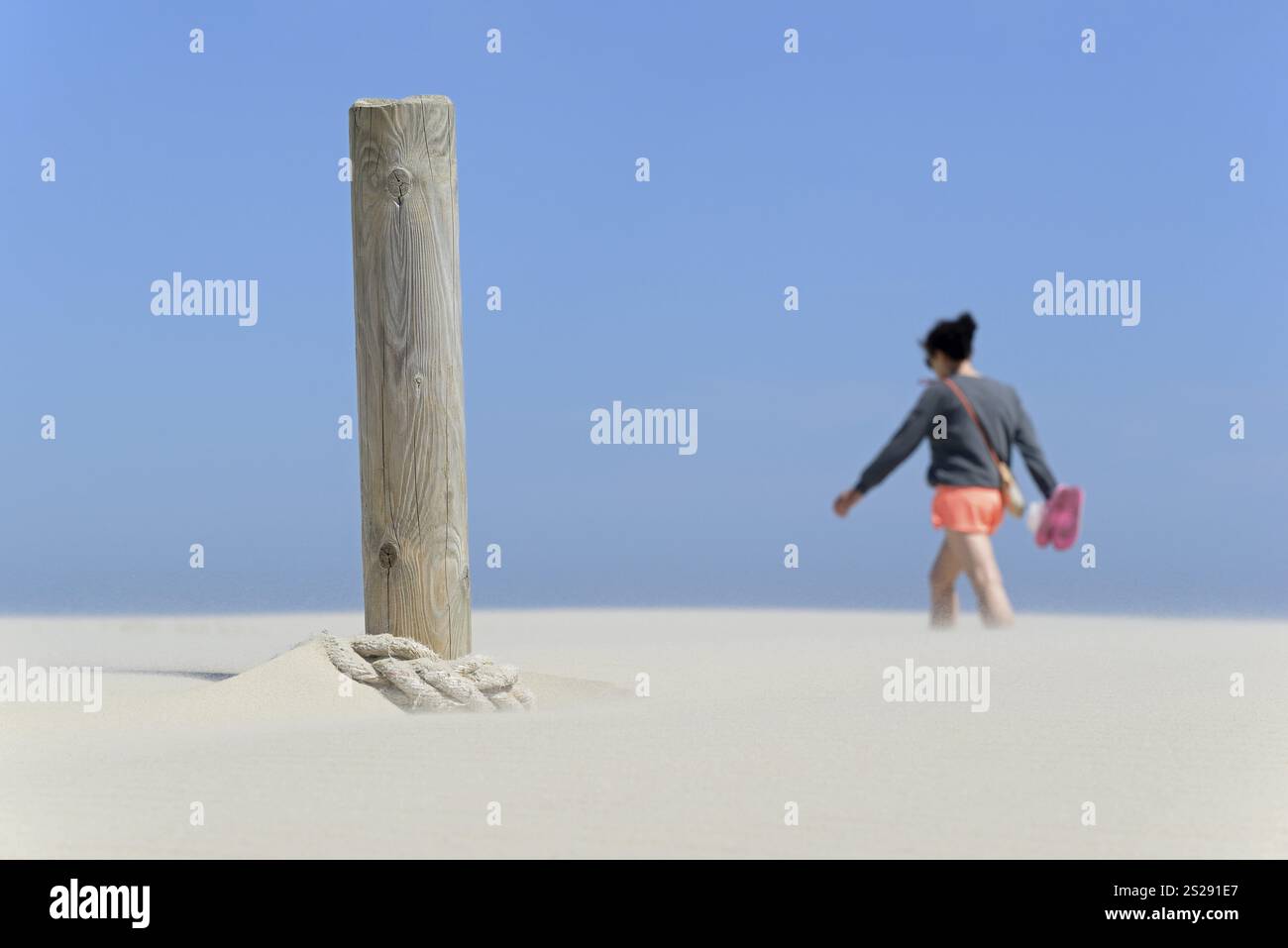 North pole pole and drifts hi-res stock photography and images - Alamy