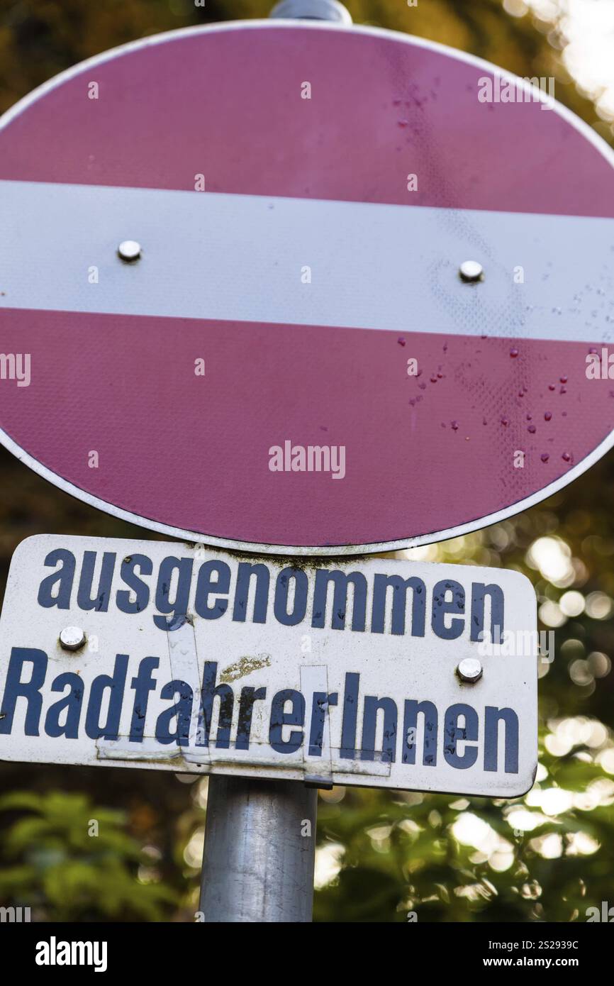 One-way except cyclists. (The internal I in use Stock Photo - Alamy