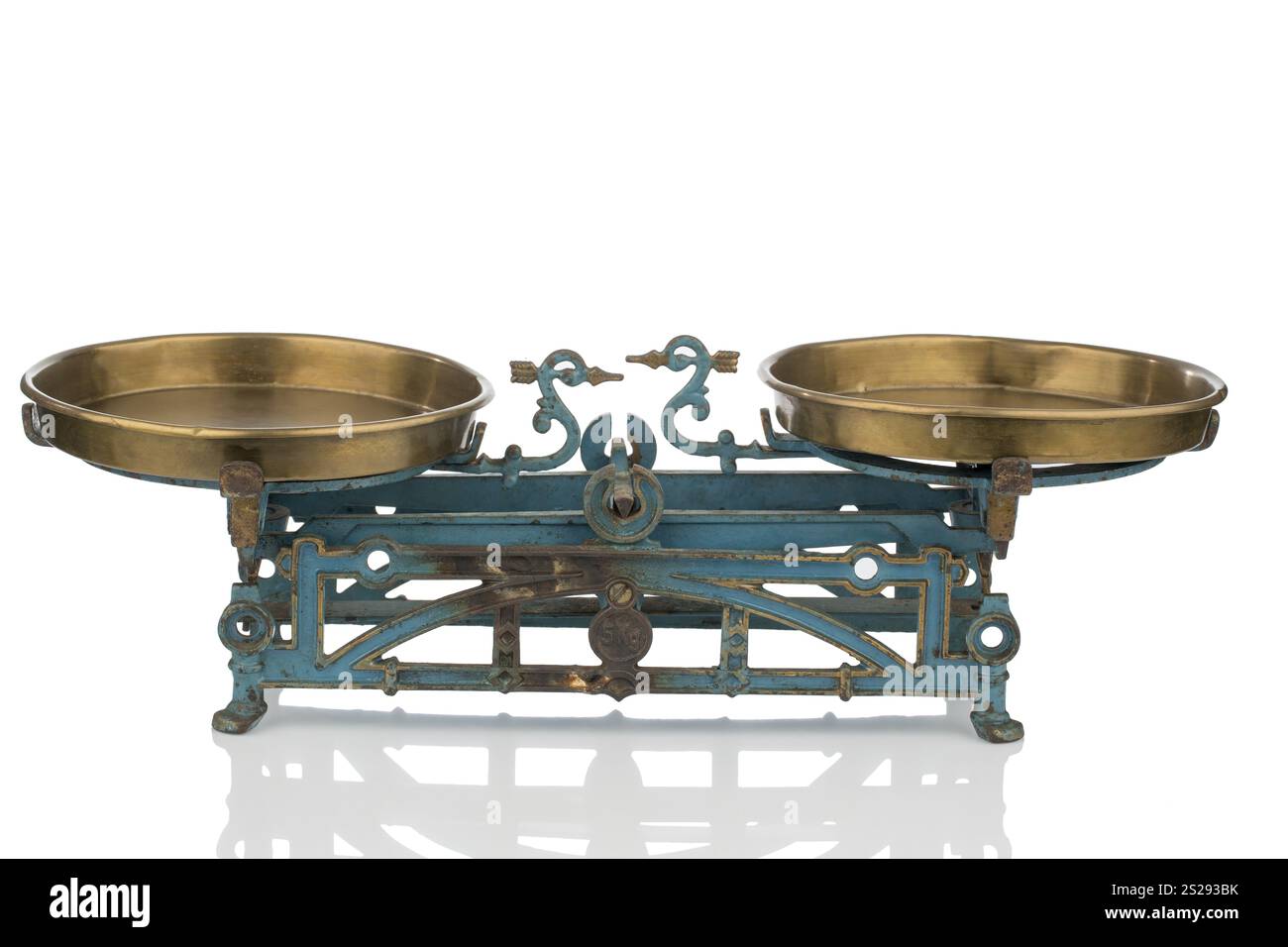 Old scales, symbolic photo for justice, weight and mass comparison ...