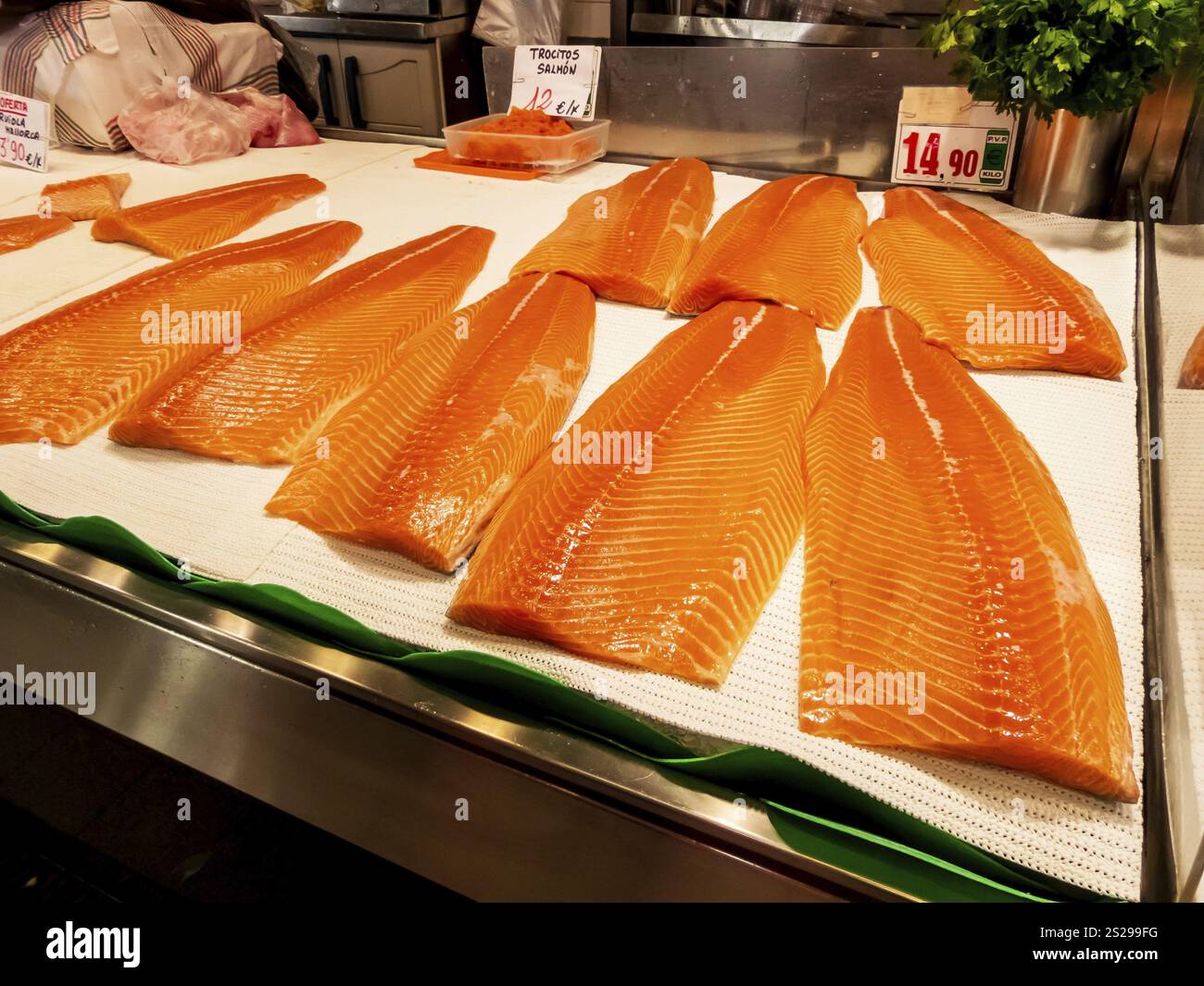 Fresh fish is sold at the fish market in Palma. Austria Stock Photo - Alamy