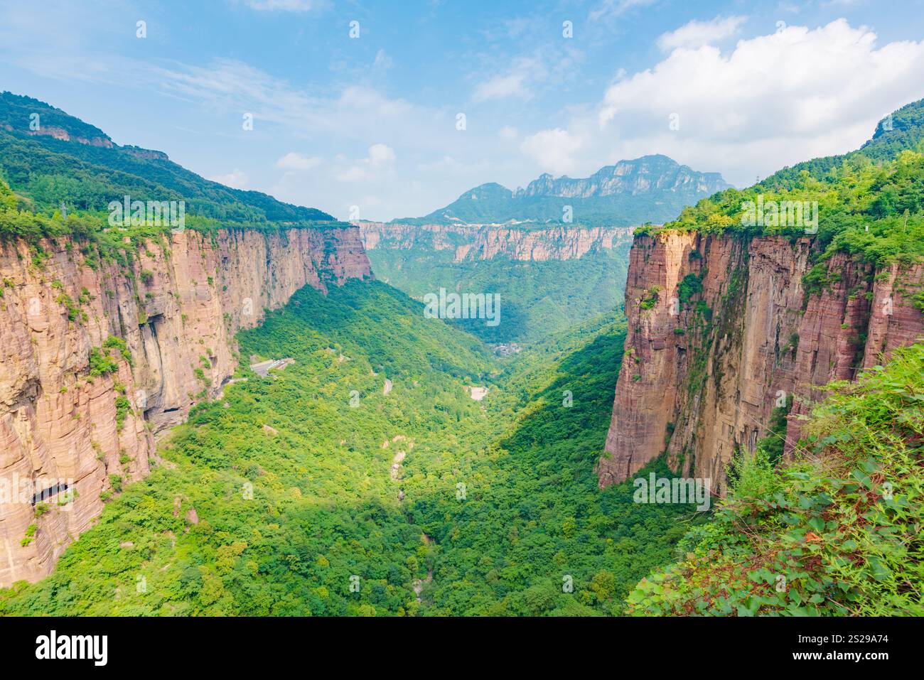 Guoliang Village Canyon, Wanxian Mountain Scenic Area, Taihang Mountain ...