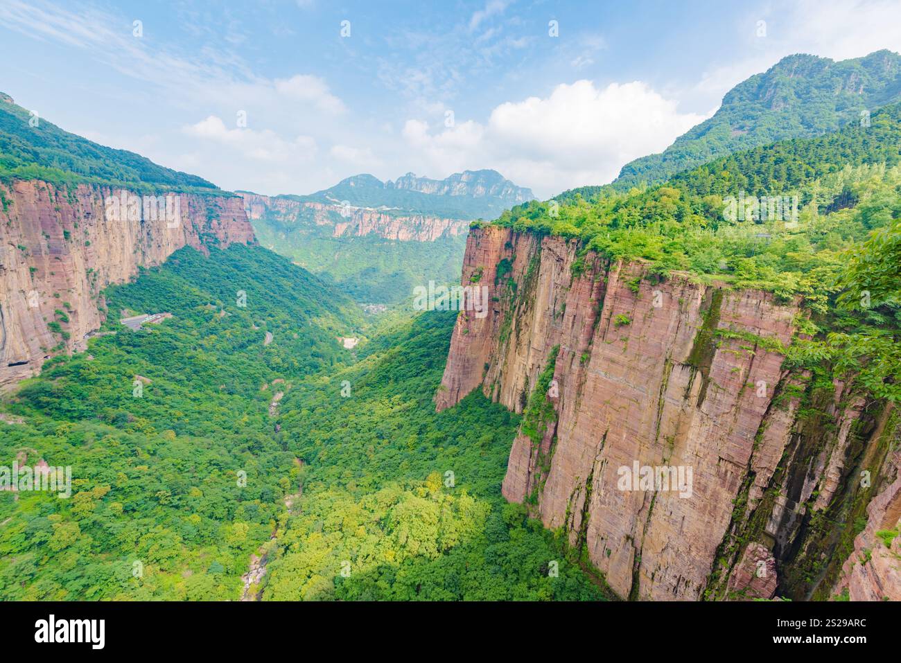 Guoliang Village Canyon, Wanxian Mountain Scenic Area, Taihang Mountain ...