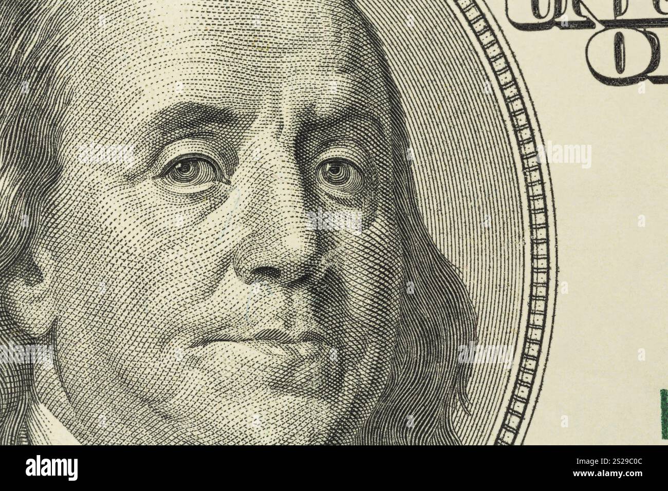 One hundred dollar banknote with a portrait of Benjamin Franklin Stock Photo - Alamy