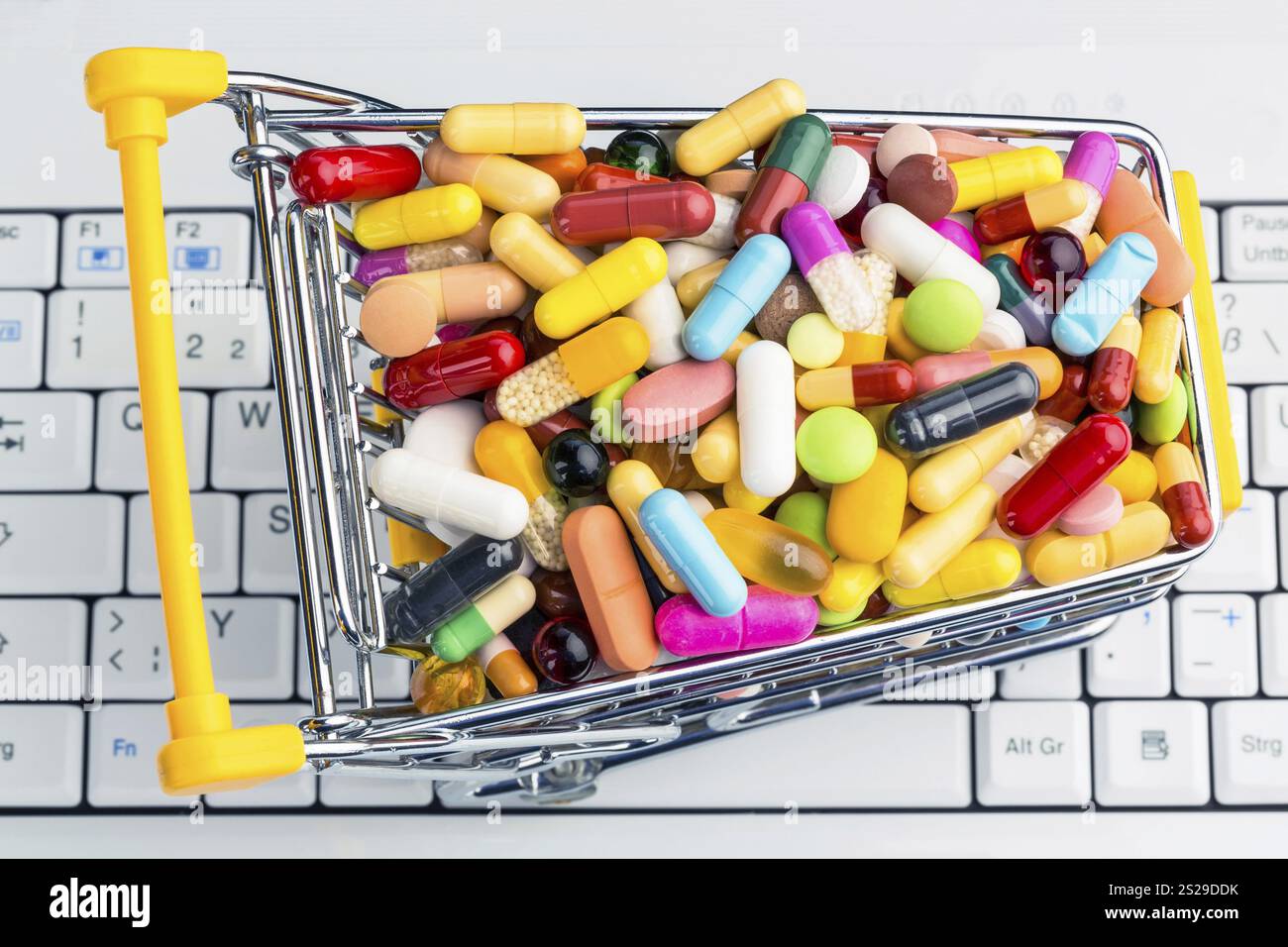 Drug stores hi-res stock photography and images - Alamy