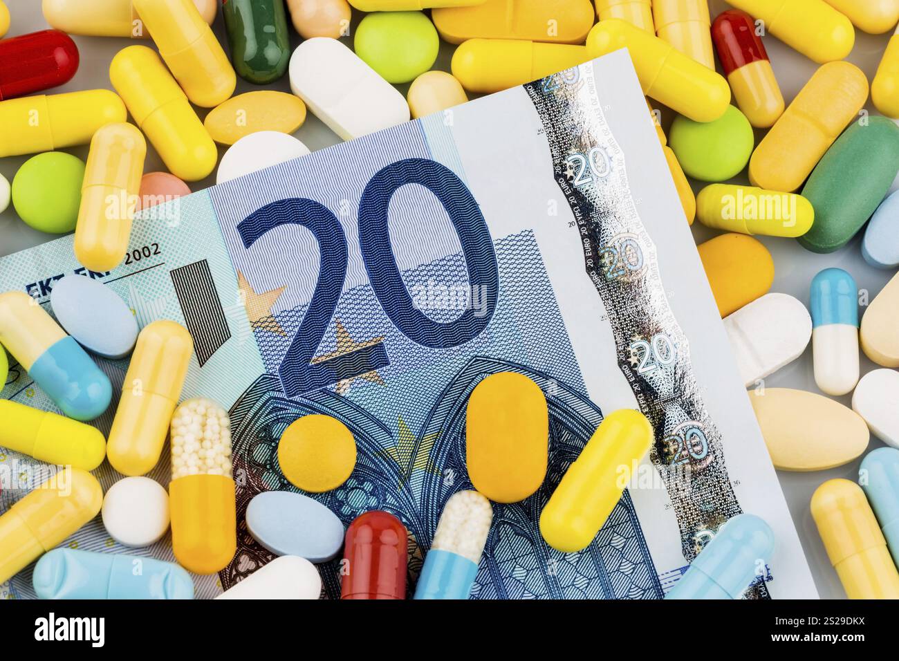 Pills transfer hi-res stock photography and images - Alamy