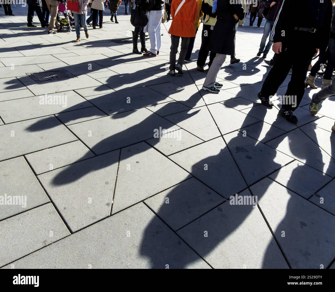 Shadows of people, symbolic photo for anonymity, city life, mass ...