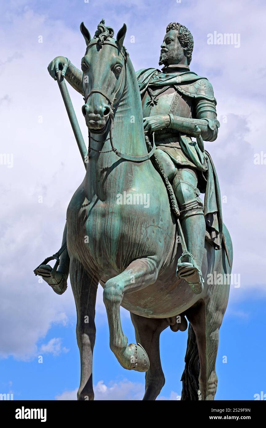 Equestrian statue of Ferdinand Medici in Florence Italy Stock Photo - Alamy