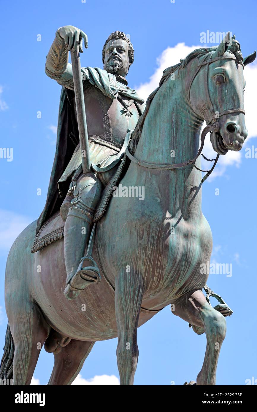 Equestrian statue of Ferdinand Medici in Florence Italy Stock Photo - Alamy