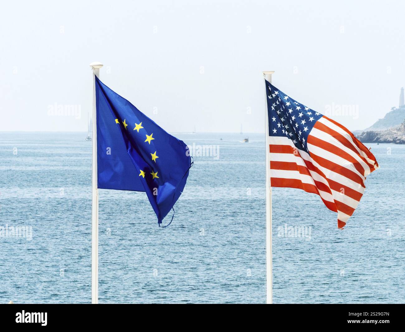 Flags of the European Union and the USA, symbolic photo for partnership ...