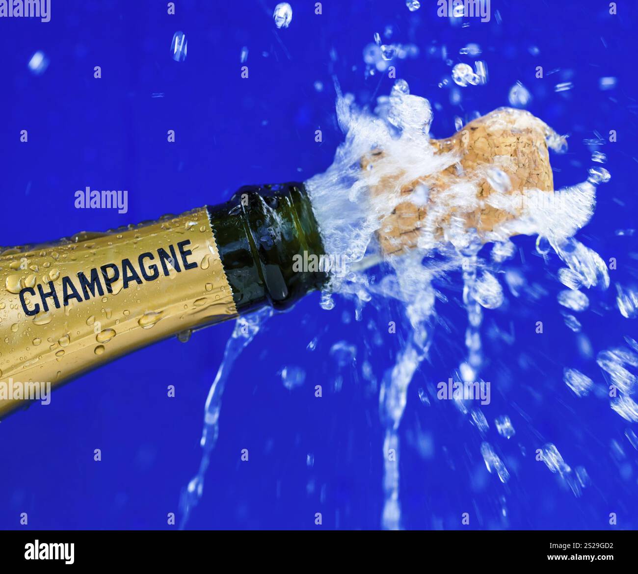 A bottle of champagne is opened. Symbolic photo for opening ...
