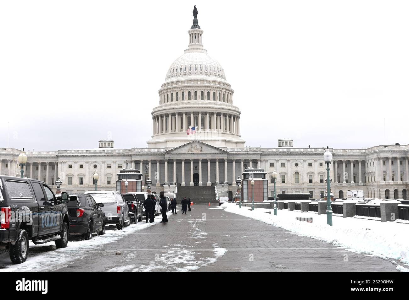 Washington, USA.6th January 2025. Cars are parked outside the US ...
