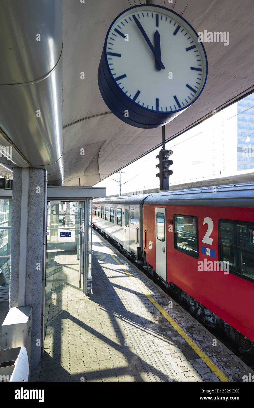 OeBB train at the station, symbolic photo for commuter traffic, local ...