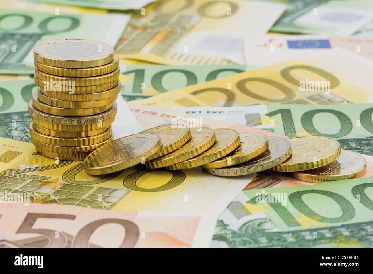 Single stack of coins, lying coins, symbolic photo for capital ...