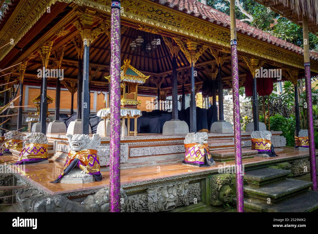 Puri Saren Palace main hall in Ubud, Bali, Indonesia Stock Photo - Alamy