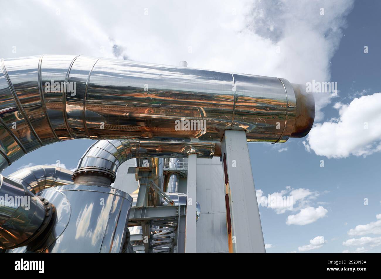 Piping system under tanks hi-res stock photography and images - Alamy