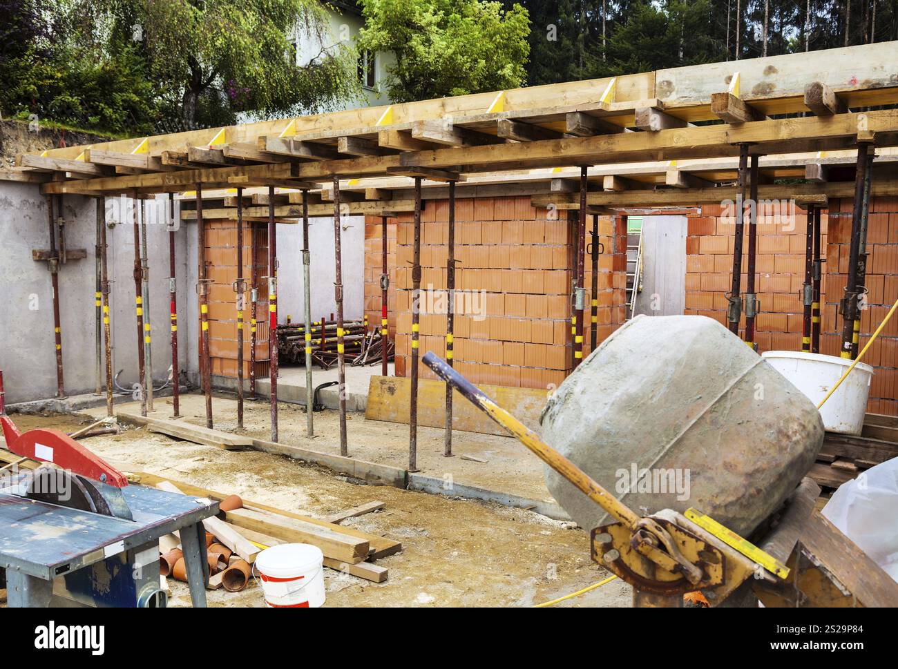 The basement of a detached house. Shell construction in solid ...