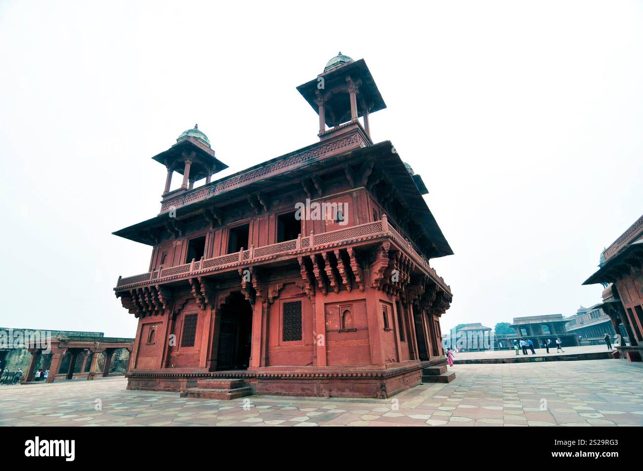 The Diwan-i-khass building in the historical Mughal town of Fatehpur ...