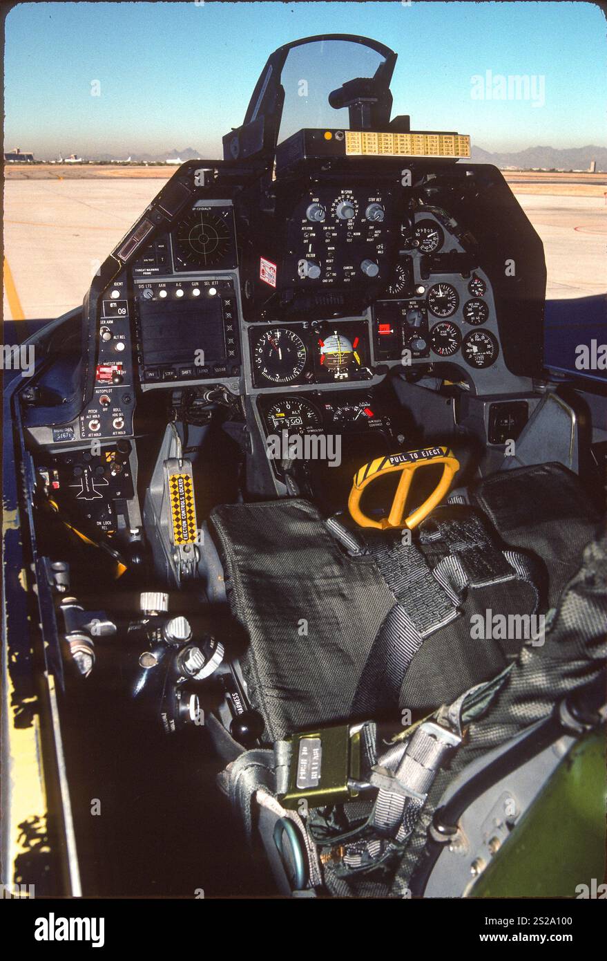 Block 15 F-16s had "steam gauge" instrument panels, or round eyes ...