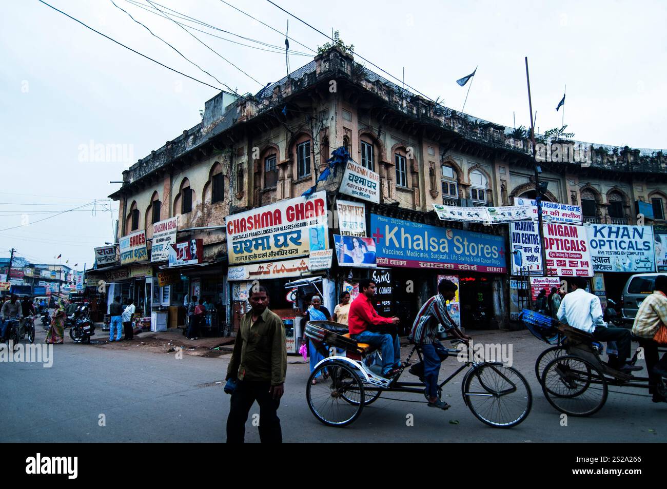Historical buildings around Kaiserbagh Circle in Lucknow, India Stock ...