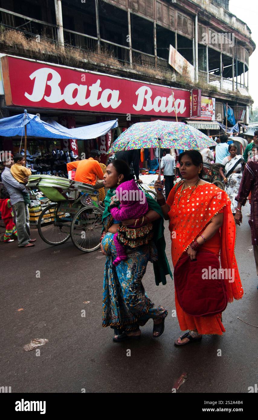 The vibrant street markets in Lucknow, Uttar Pradesh, India Stock Photo ...