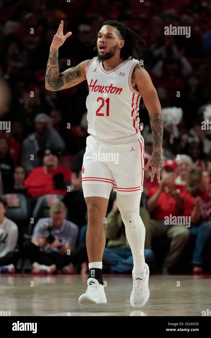 Houston guard Emanuel Sharp (21) celebrates after making a 3-pointer ...