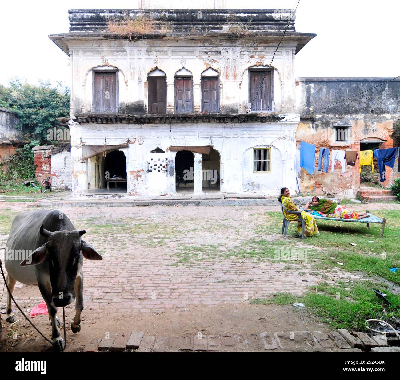 Beautiful old buildings at the Rani bazaar colony in Ayodhya, Uttar ...