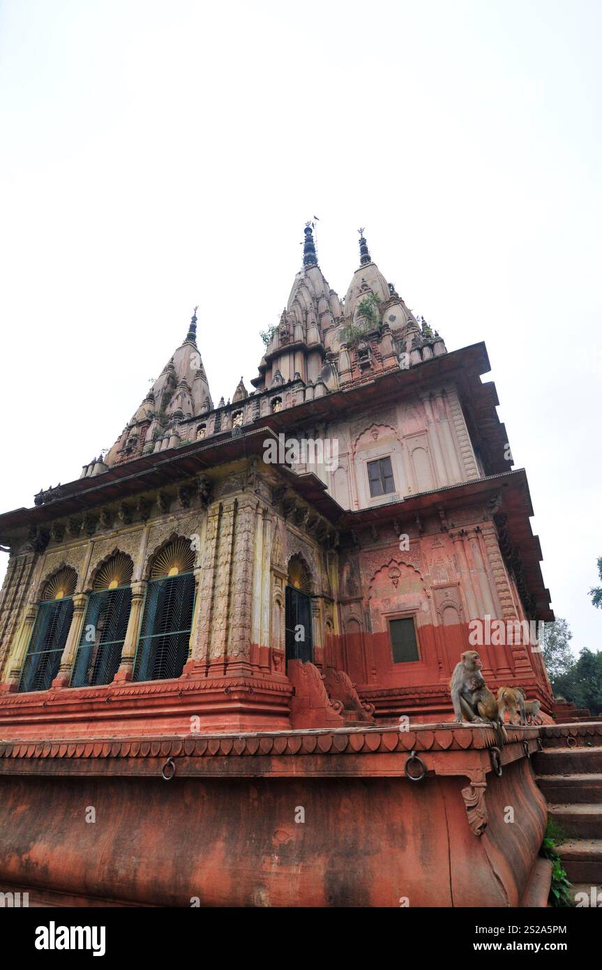 An abandoned Hindu temple ( Mani Parvat ? ) in Ayodhya, Uttar Pradesh ...