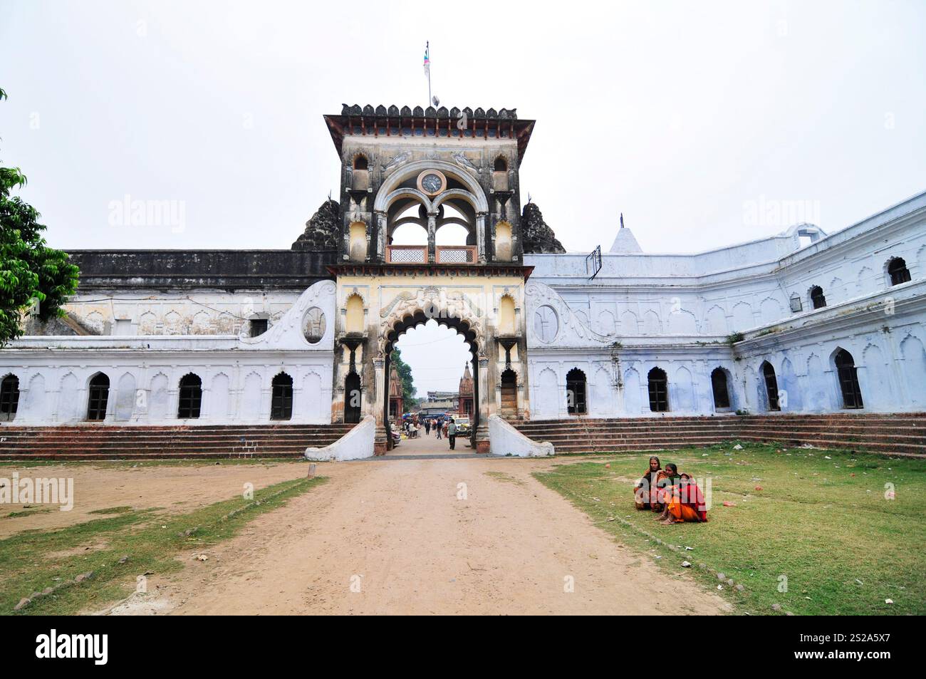Gate to the Raj Sadan complex in Ayodhya, Uttar Pradesh, India Stock ...