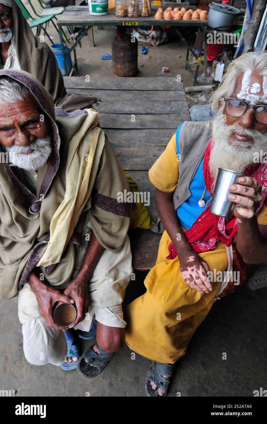 Sadhus in the holy city of Ayodhya, Uttar Pradesh, India Stock Photo ...