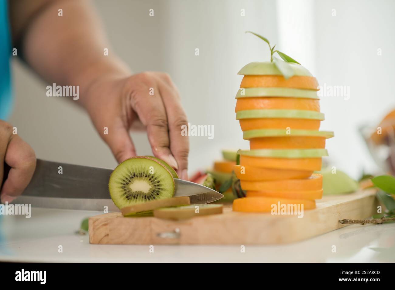 kiwi fruit slice Stock Photo - Alamy