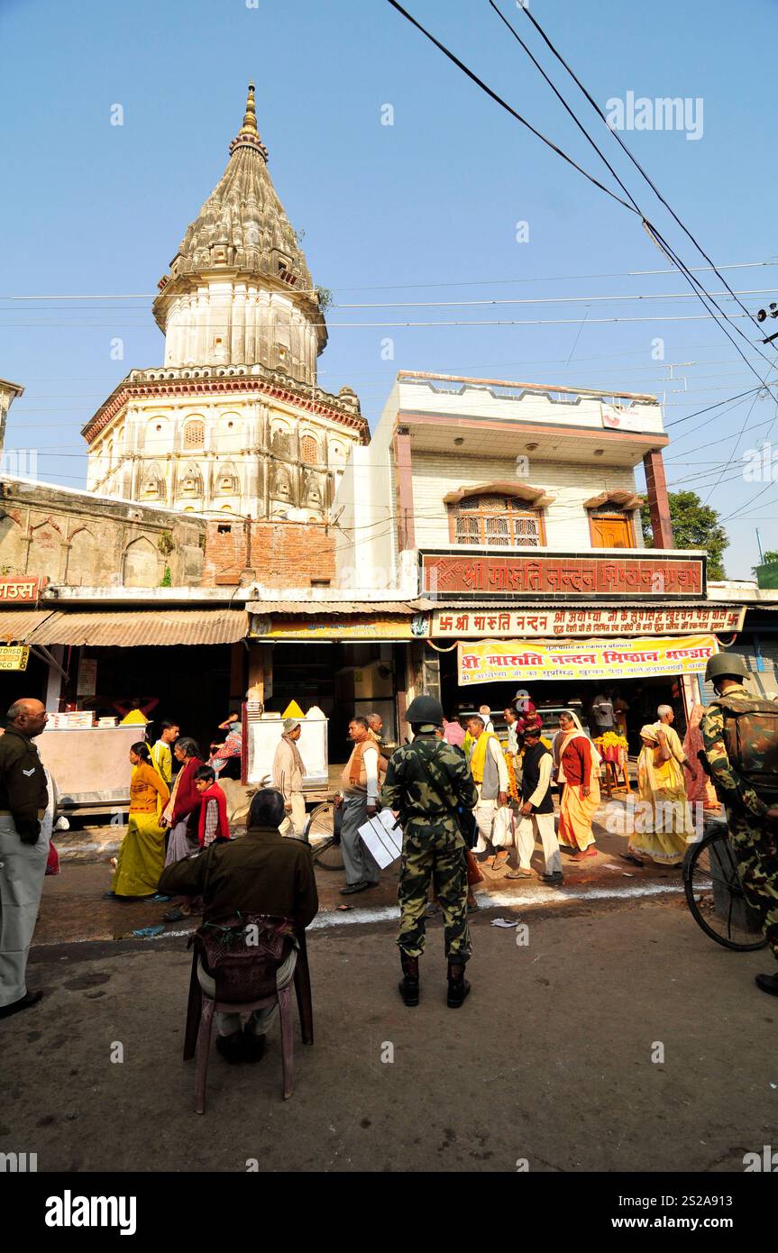 Indian soldiers patrolling the streets in the Ram Mandir area in ...