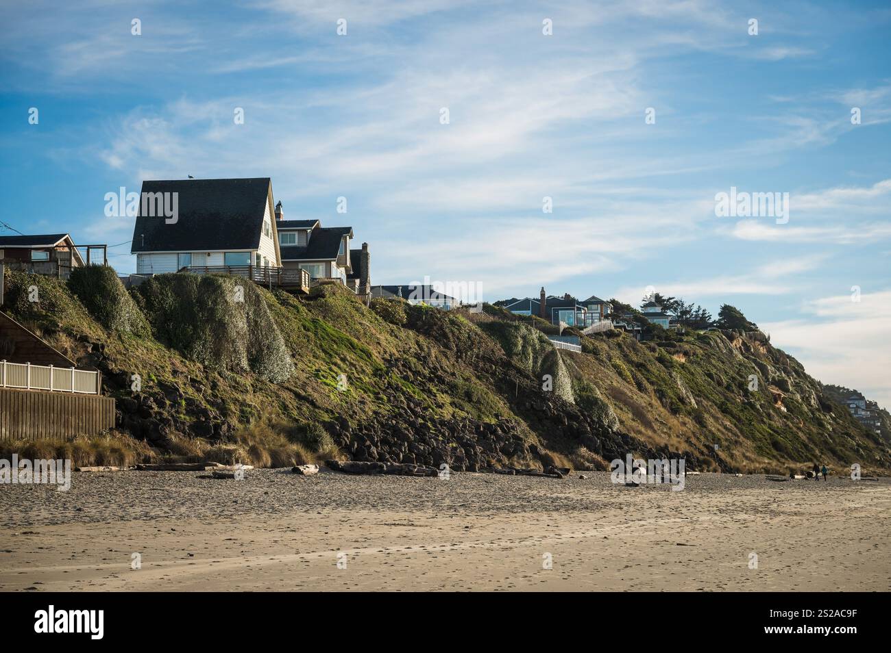 Beach front houses at Lincoln City Oregon, along the 101 Pacific Coast ...