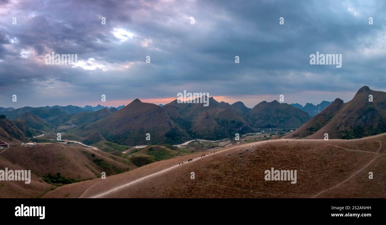 Hilly landscape at sunset hi-res stock photography and images - Alamy