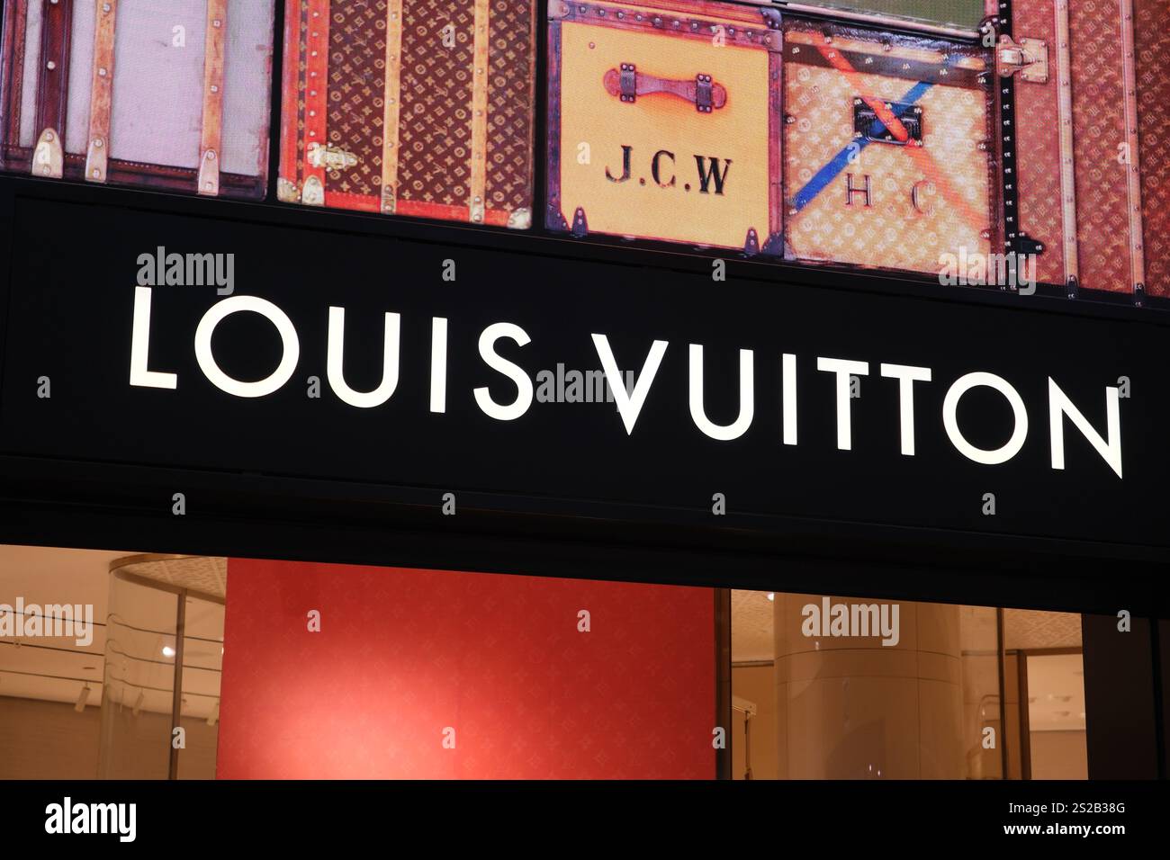 Louis vuitton lv logo hi-res stock photography and images - Alamy