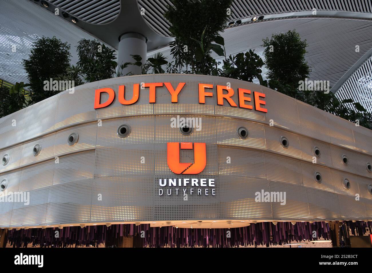 Unifree hi-res stock photography and images - Alamy